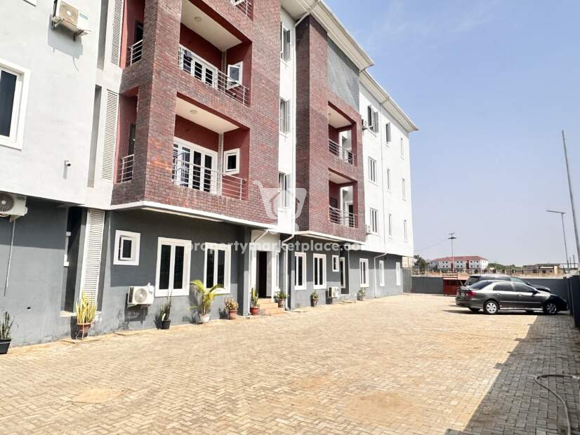 Solidly built & luxurious 3 bedroom flat